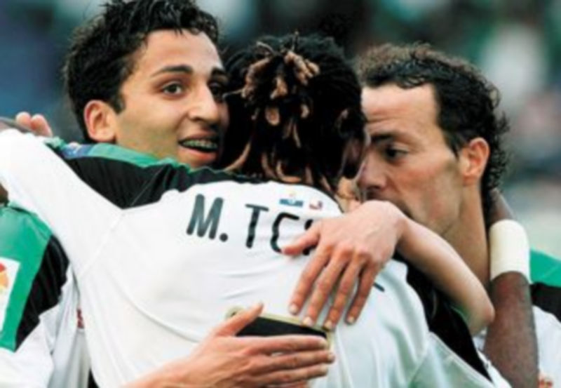 El Racing ata la permanencia