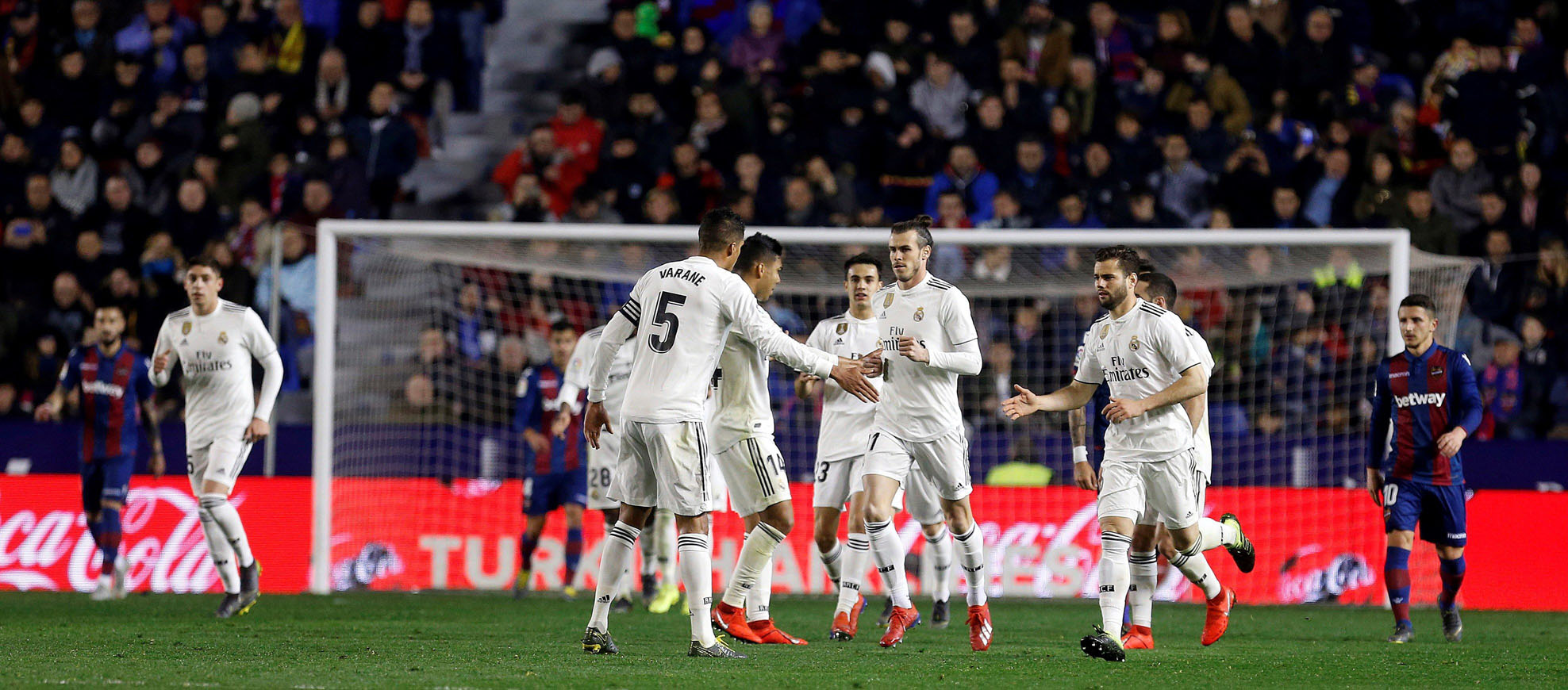 El VAR salva a un gris Madrid