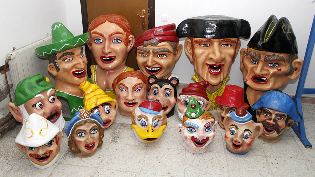 Los 'nuevos' gigantes y cabezudos se lucirán durante las fiestas de Coca