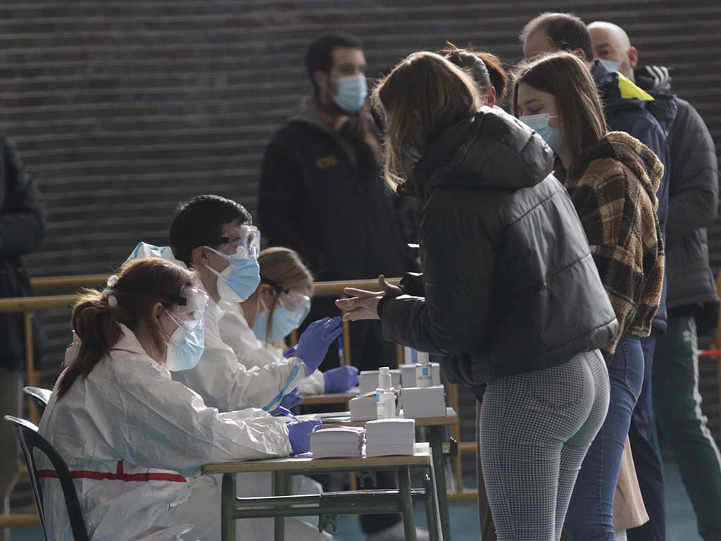 El bando del Ayuntamiento define el cribado por orden alfabético