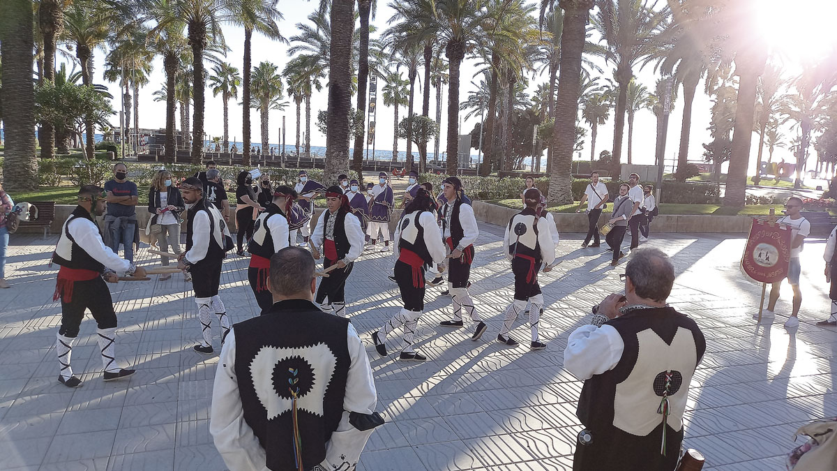 Jotas, danzas y paloteos