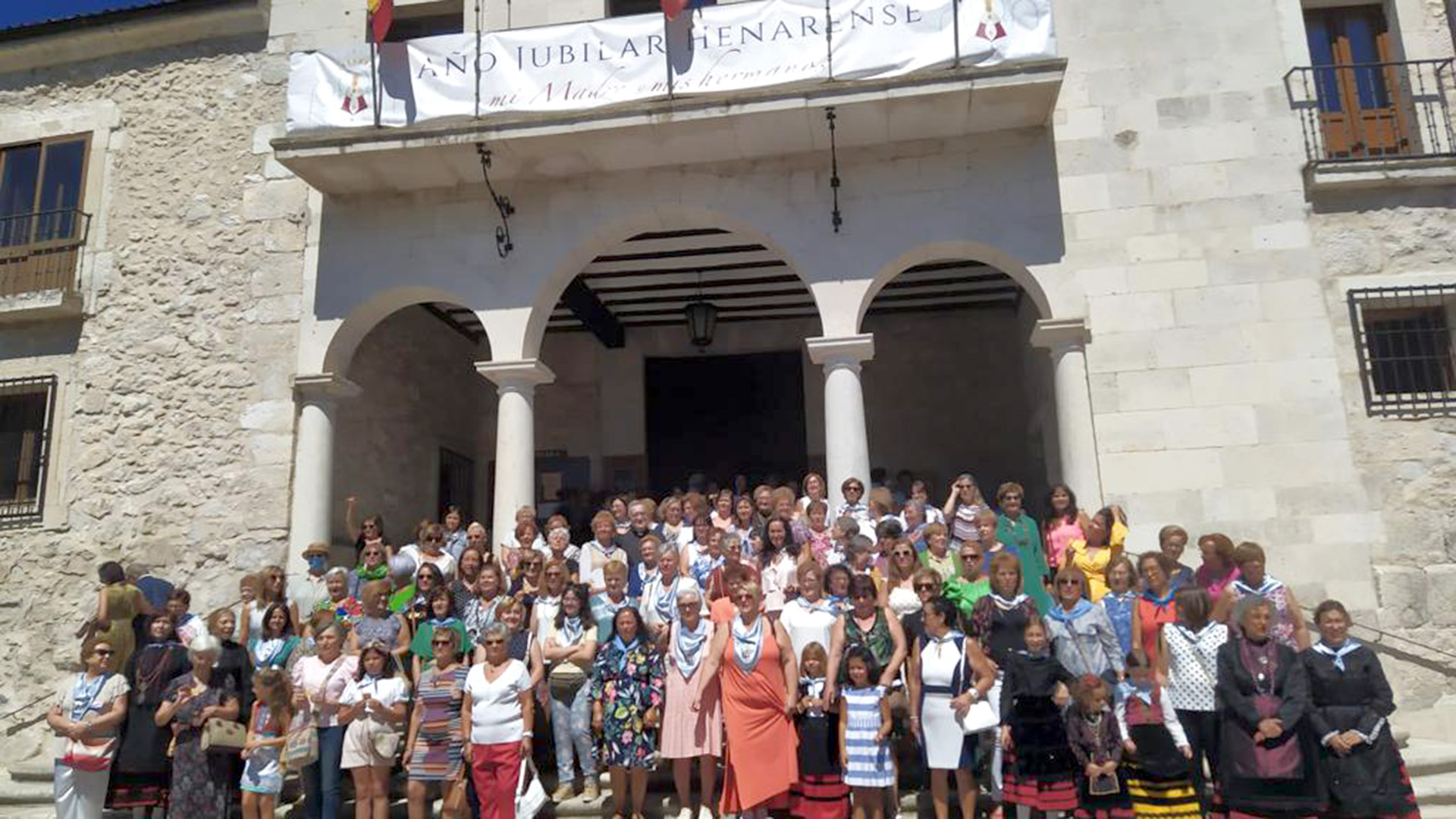 Mujeres de todo el país con el nombre de Henar acuden al santuario