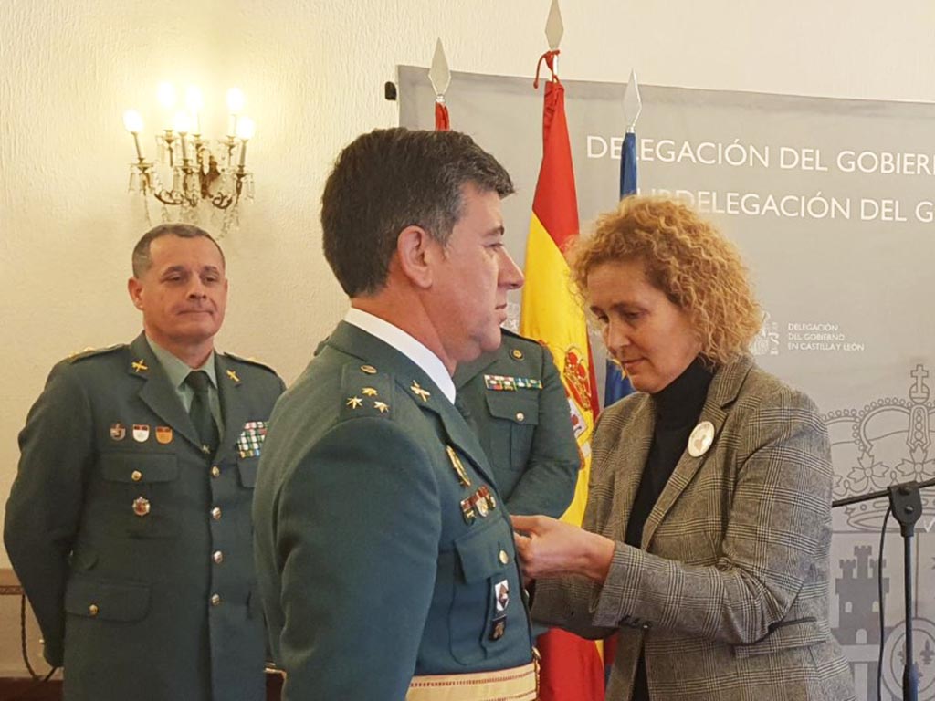 Medalla al Mérito de la Seguridad Vial al capitán de la Guardia Civil ...