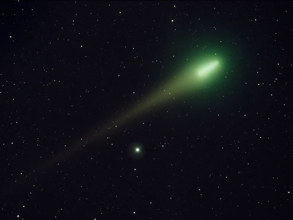 El cometa verde que pasa por La Tierra cada 50.000 años... y este ...