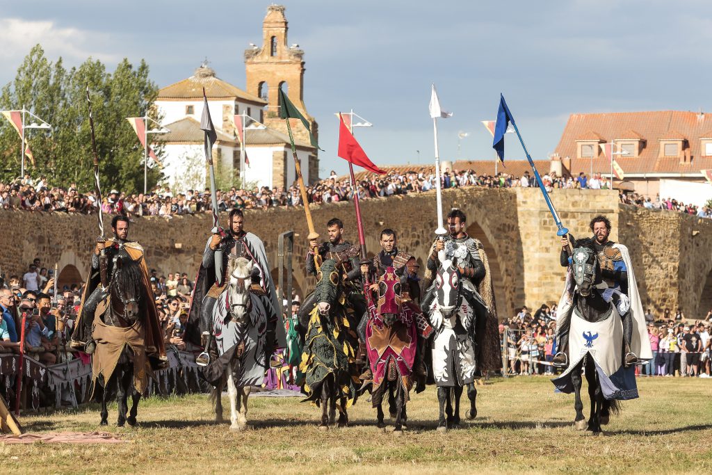 Sierra Pambley, Mantenedor de las Justas de Hospital de Órbigo