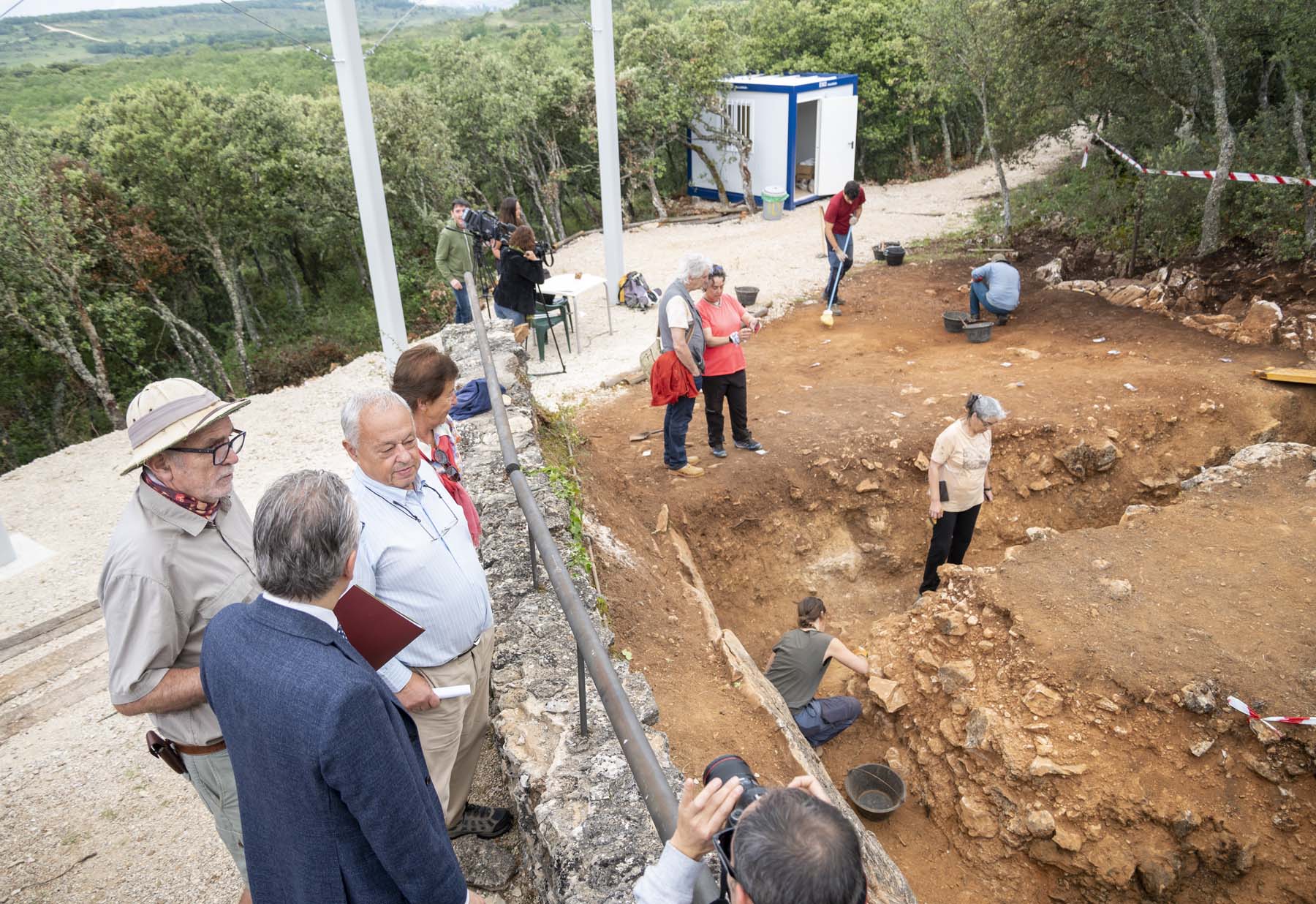 Hallan un canto tallado y una lasca en las nuevas excavaciones en El ...