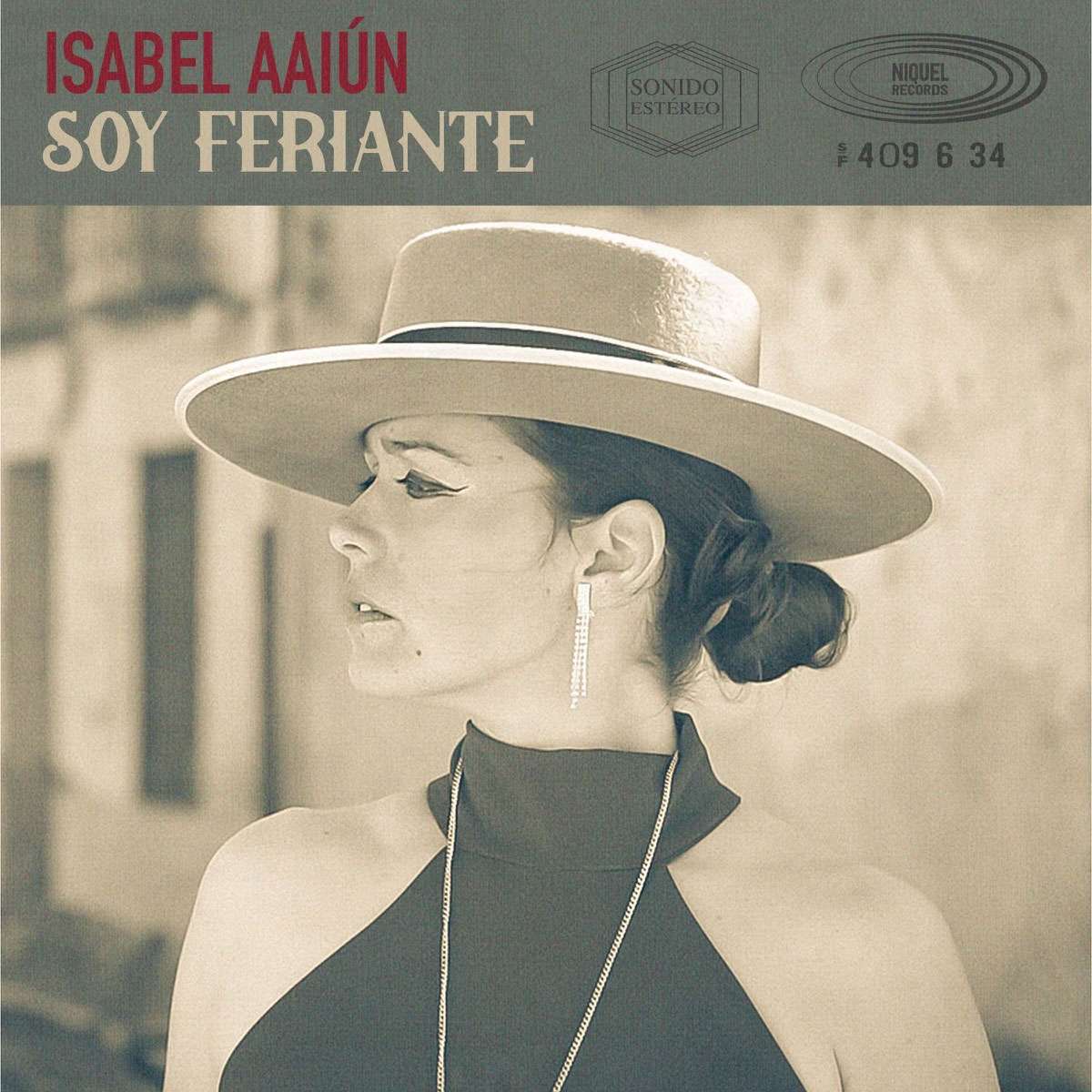 Isabel Aaiún vuela alto con el lanzamiento de su primer disco