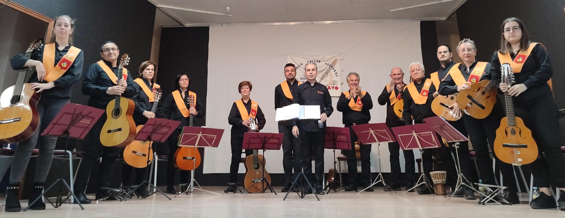 La Rondalla de Fuentepelayo pone el broche de oro a la Feria de la ...